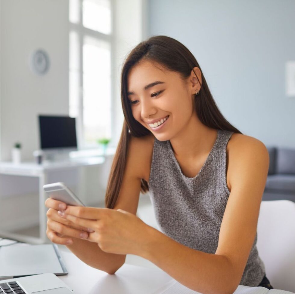 Boost Social Media Engagement with Captions: 10 Key Guidelines