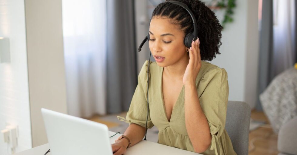 Transcribing Overlapping Speech: 10 Techniques & Clarity in Audio